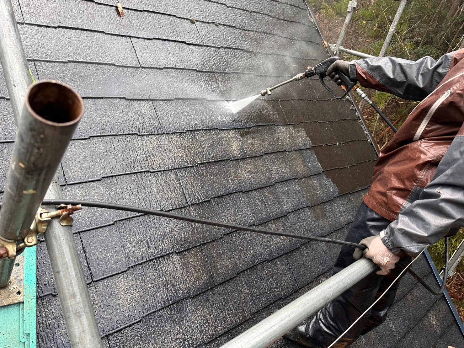 屋根塗装のDIYってできる？ | タケガワ塗装 | 三重県松阪市の外壁塗装はお任せください！